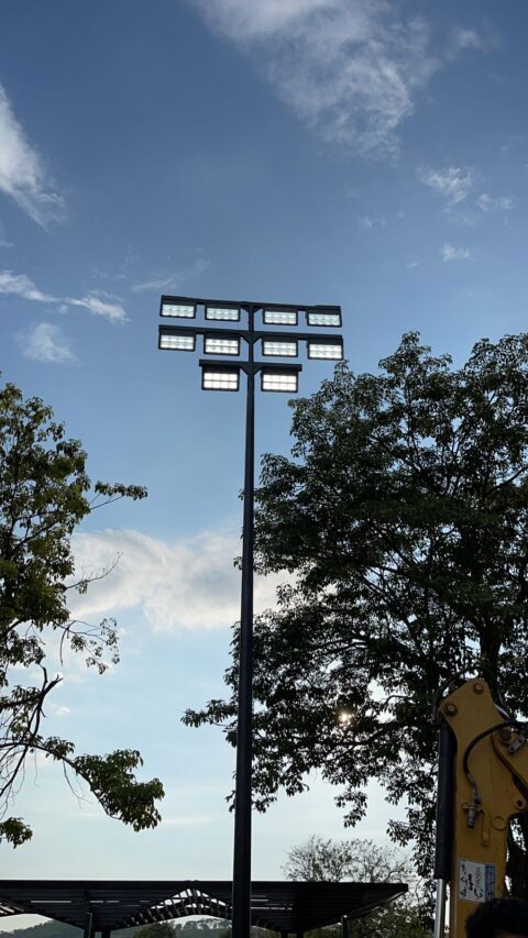 Poste conico con cruceta para reflectores - Rosmi Xalapa fabricantes de ...